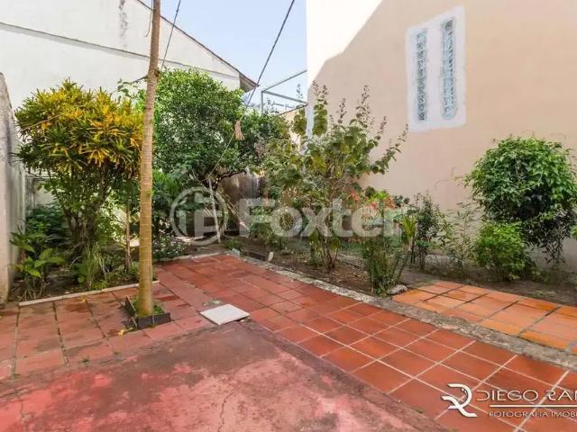 Casa / Sobrado para Venda em Porto Alegre/RS Menino Deus 4 Quartos