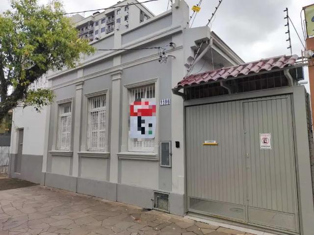 Casa / Sobrado para Venda em Porto Alegre/RS Menino Deus 4 Quartos