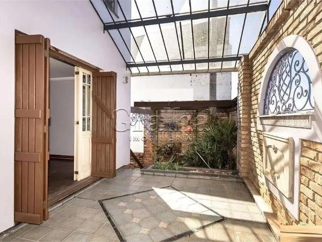Casa / Sobrado para Venda em Porto Alegre/RS Menino Deus 4 Quartos