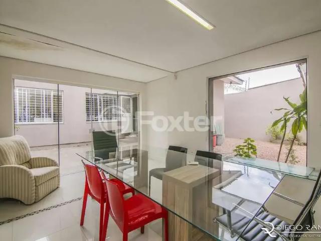 Casa / Sobrado para Venda em Porto Alegre/RS Menino Deus 4 Quartos