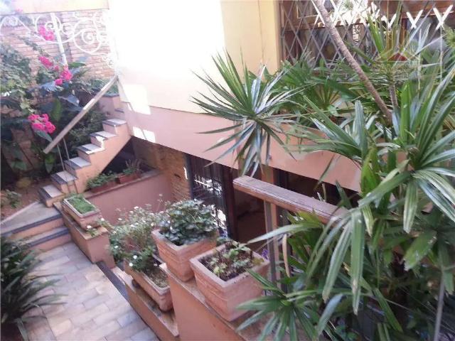 Casa / Sobrado para Venda em Porto Alegre/RS Menino Deus 5 Quartos