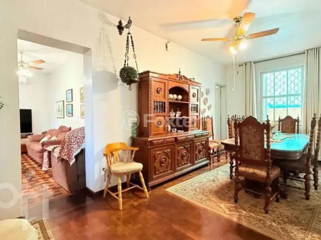 Casa / Sobrado para Venda em Porto Alegre/RS Menino Deus 5 Quartos