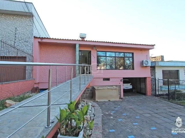 Casa / Sobrado para Venda em Porto Alegre/RS Menino Deus 5 Quartos