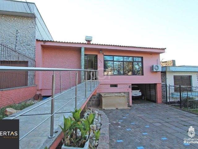 Casa / Sobrado para Venda em Porto Alegre/RS Menino Deus 5 Quartos