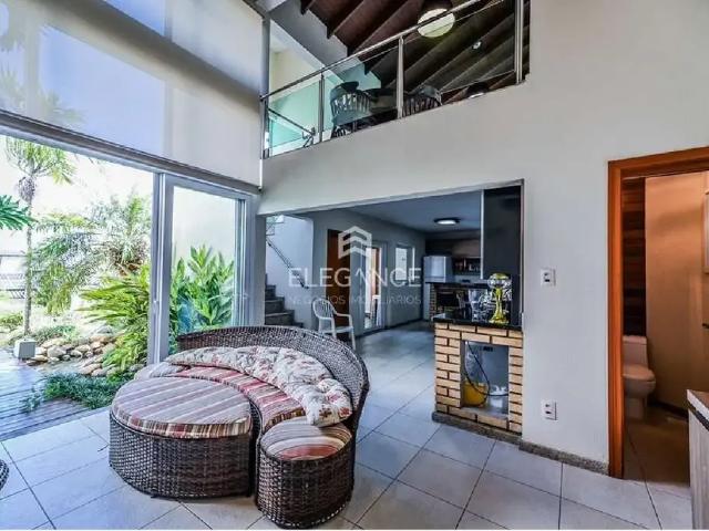Casa / Sobrado para Venda em Porto Alegre/RS Menino Deus 5 Quartos