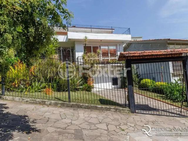 Casa / Sobrado para Venda em Porto Alegre/RS Menino Deus 5 Quartos