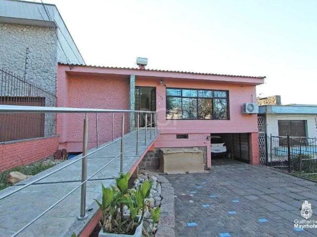 Casa / Sobrado para Venda em Porto Alegre/RS Menino Deus 5 Quartos