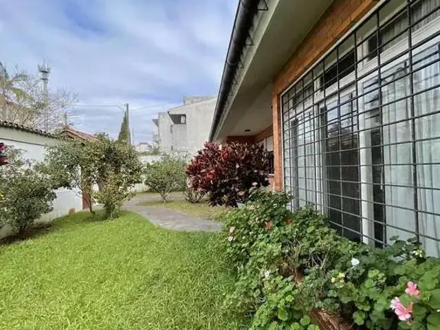 Casa / Sobrado para Venda em Porto Alegre/RS Menino Deus 5 Quartos