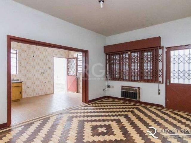 Casa / Sobrado para Venda em Porto Alegre/RS Menino Deus 5 Quartos