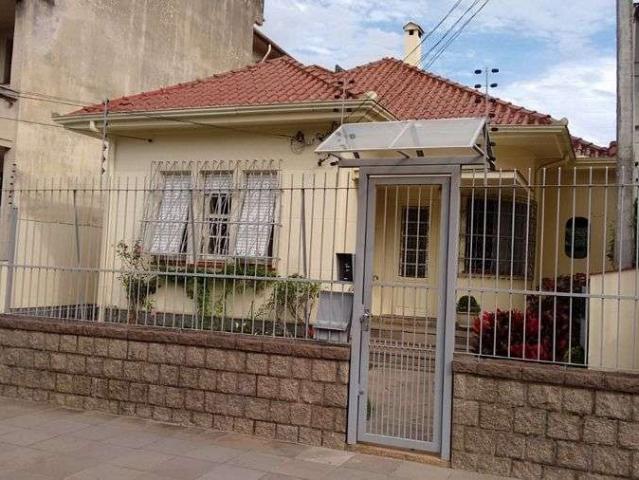 Casa / Sobrado para Venda em Porto Alegre/RS Menino Deus 4 Quartos