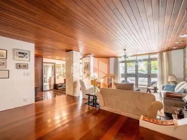 Casa / Sobrado para Venda em Porto Alegre/RS Menino Deus 7 Quartos