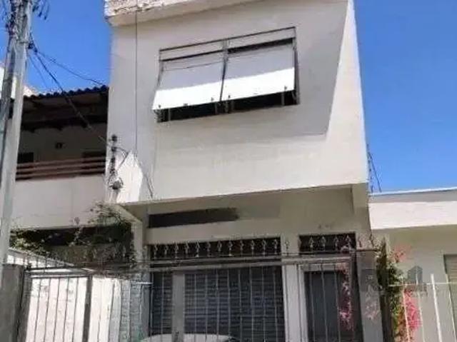 Casa / Sobrado para Venda em Porto Alegre/RS Menino Deus 2 Quartos