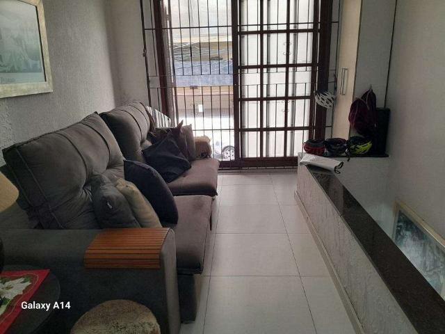 Casa / Sobrado para Venda em Porto Alegre/RS Menino Deus 2 Quartos