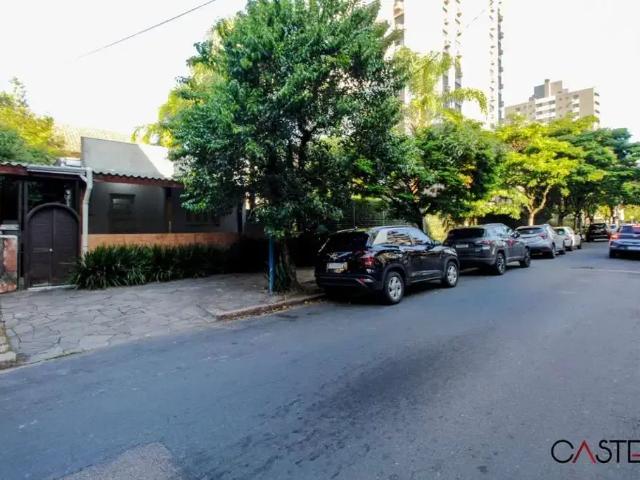 Casa / Sobrado para Venda em Porto Alegre/RS Menino Deus 2 Quartos