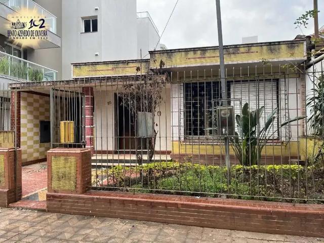 Casa / Sobrado para Venda em Porto Alegre/RS Menino Deus 2 Quartos