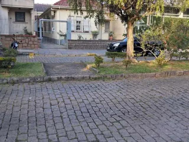 Casa / Sobrado para Venda em Porto Alegre/RS Menino Deus 3 Quartos
