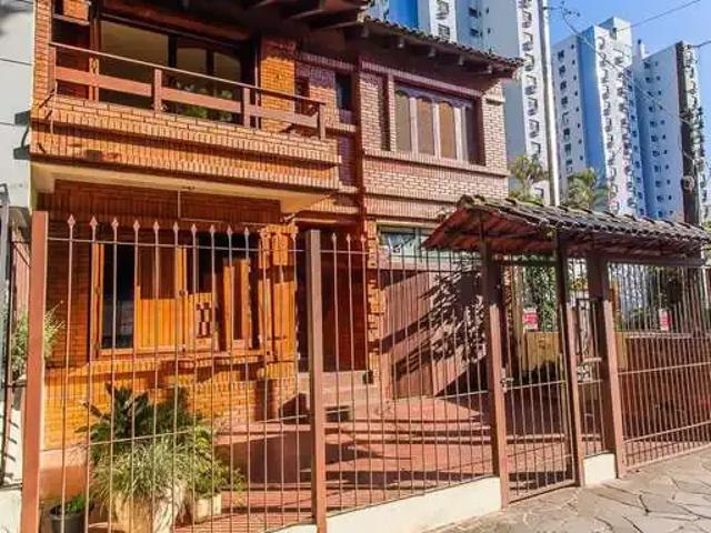 Casa / Sobrado para Venda em Porto Alegre/RS Menino Deus 3 Quartos