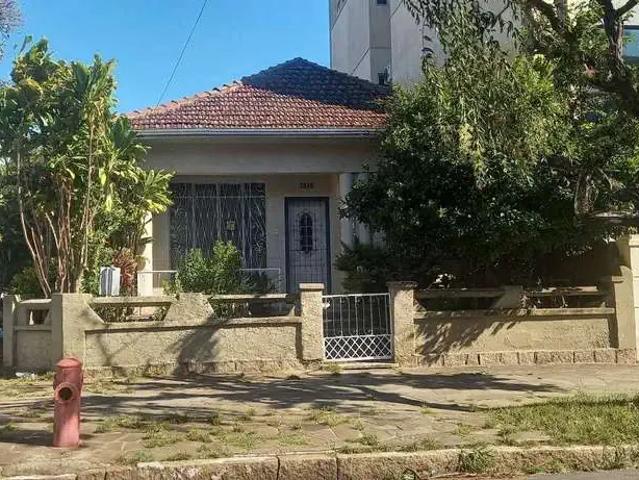 Casa / Sobrado para Venda em Porto Alegre/RS Menino Deus 3 Quartos