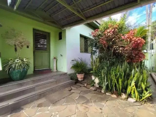 Casa / Sobrado para Venda em Porto Alegre/RS Menino Deus 3 Quartos