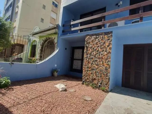 Casa / Sobrado para Venda em Porto Alegre/RS Menino Deus 3 Quartos