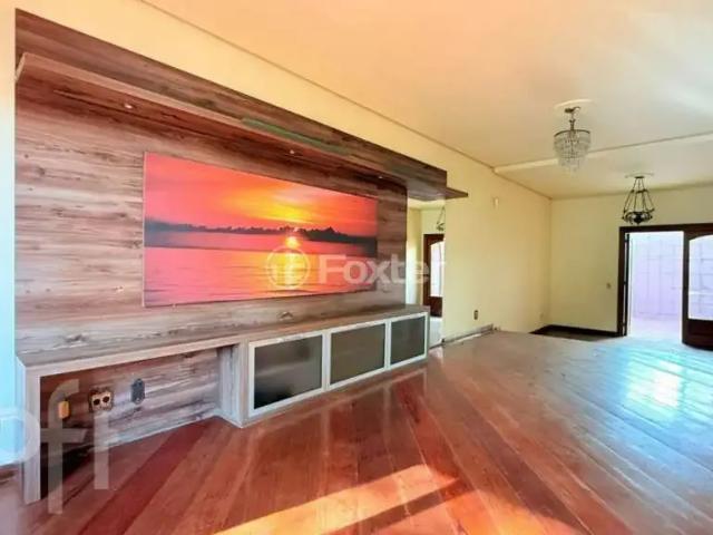 Casa / Sobrado para Venda em Porto Alegre/RS Menino Deus 3 Quartos