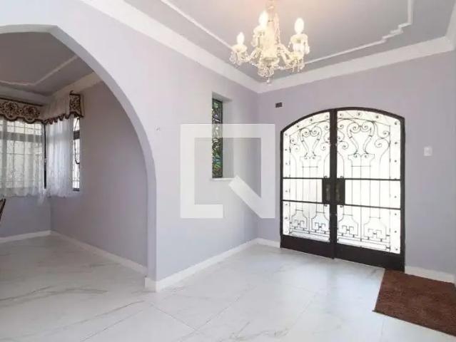 Casa / Sobrado para Venda em Porto Alegre/RS Menino Deus 3 Quartos
