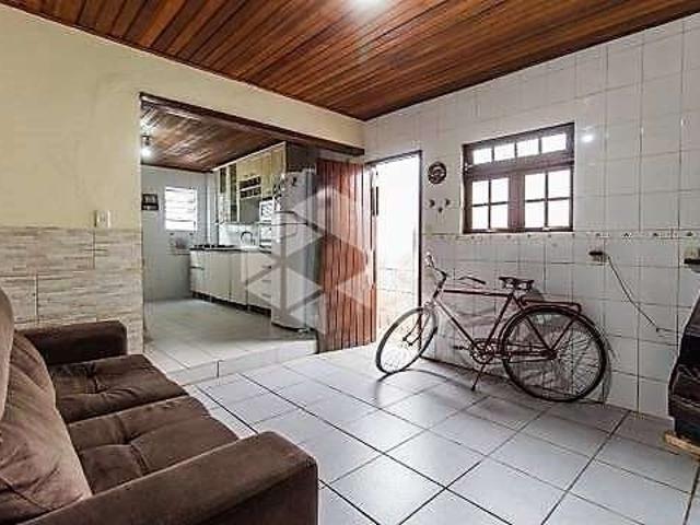 Casa / Sobrado para Venda em Porto Alegre/RS Menino Deus 3 Quartos