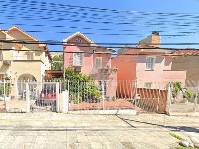 Casa / Sobrado para Venda em Porto Alegre/RS Menino Deus 3 Quartos