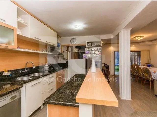 Casa / Sobrado para Venda em Porto Alegre/RS Menino Deus 3 Quartos