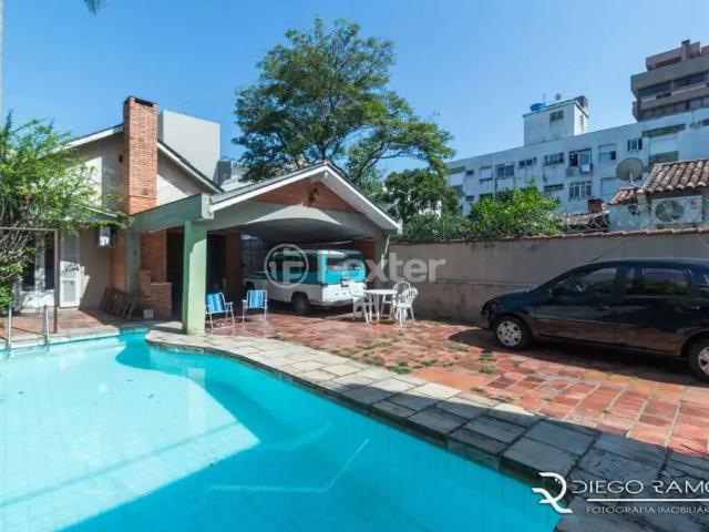 Casa / Sobrado para Venda em Porto Alegre/RS Menino Deus 3 Quartos