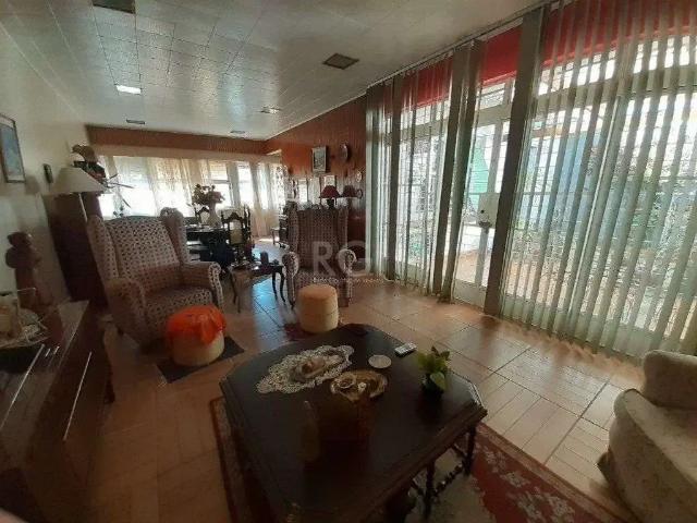 Casa / Sobrado para Venda em Porto Alegre/RS Menino Deus 3 Quartos