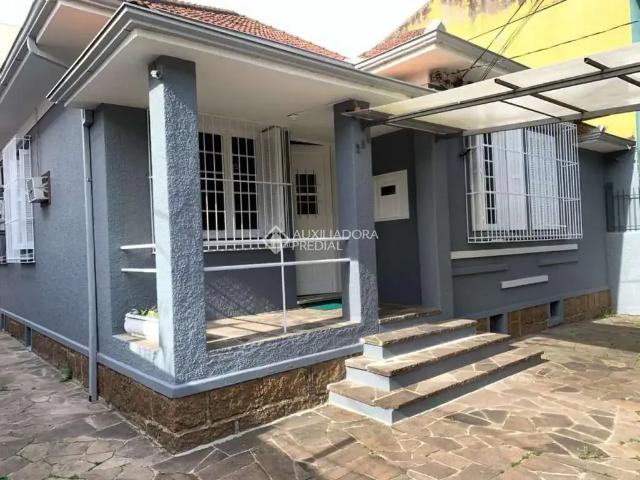 Casa / Sobrado para Venda em Porto Alegre/RS Menino Deus 3 Quartos