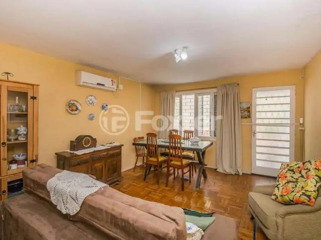 Casa / Sobrado para Venda em Porto Alegre/RS Menino Deus 3 Quartos