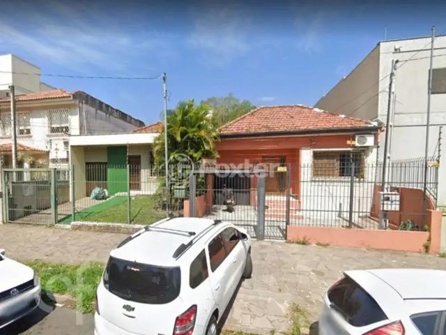 Casa / Sobrado para Venda em Porto Alegre/RS Menino Deus 3 Quartos