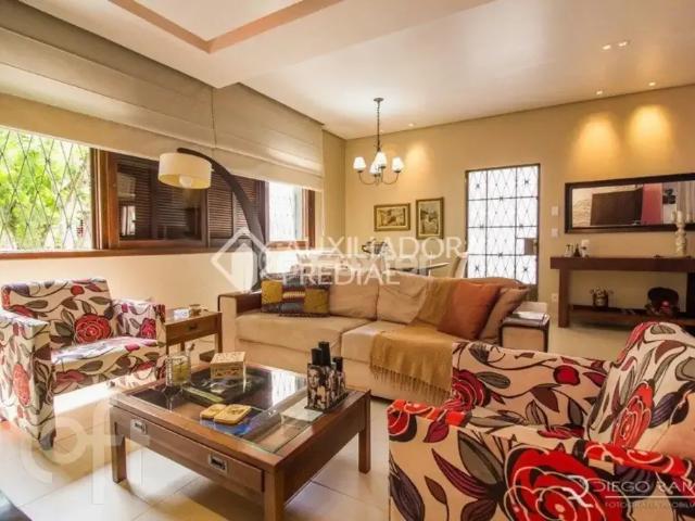 Casa / Sobrado para Venda em Porto Alegre/RS Menino Deus 3 Quartos