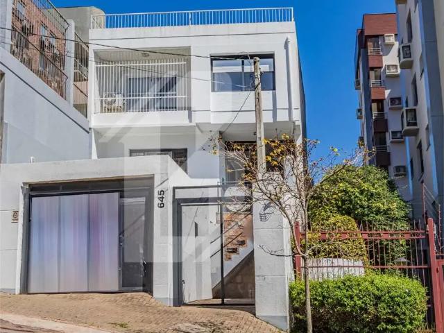 Casa / Sobrado para Venda em Porto Alegre/RS Menino Deus 3 Quartos