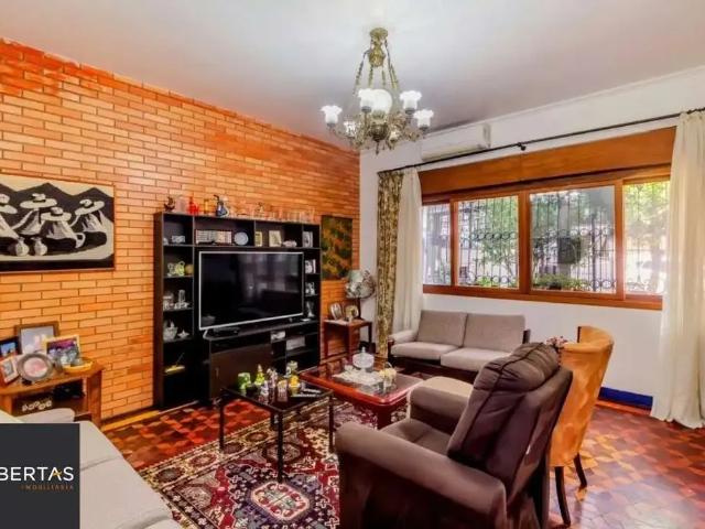 Casa / Sobrado para Venda em Porto Alegre/RS Menino Deus 3 Quartos