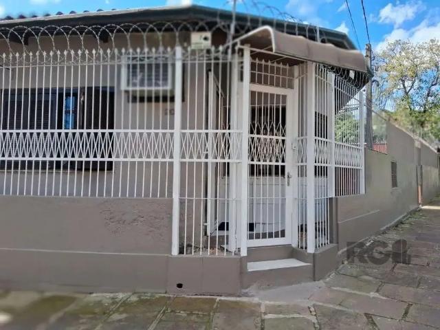 Casa / Sobrado para Venda em Porto Alegre/RS Medianeira 1 Quartos