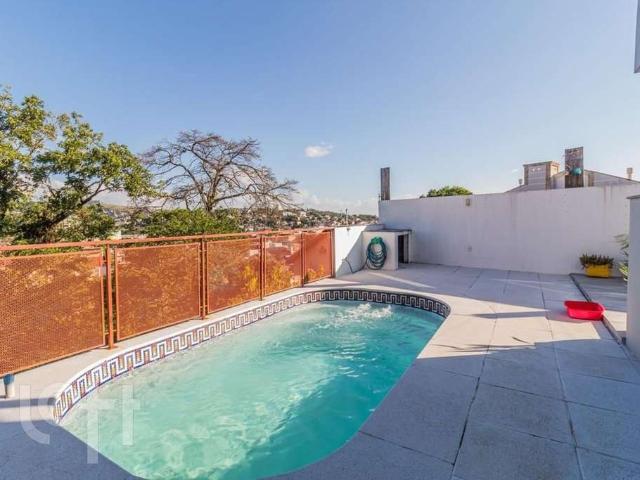 Casa / Sobrado para Venda em Porto Alegre/RS Medianeira 2 Quartos