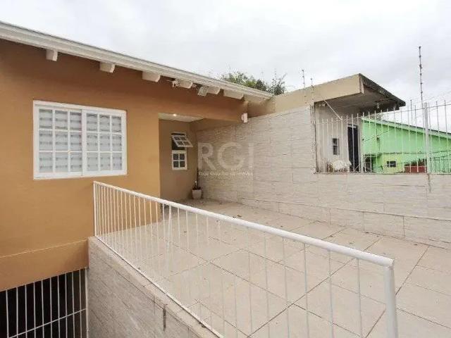 Casa / Sobrado para Venda em Porto Alegre/RS Medianeira 2 Quartos