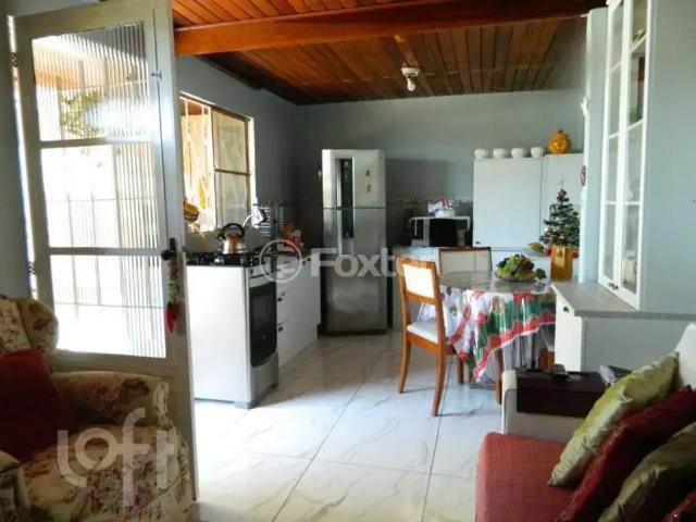 Casa / Sobrado para Venda em Porto Alegre/RS Medianeira 2 Quartos