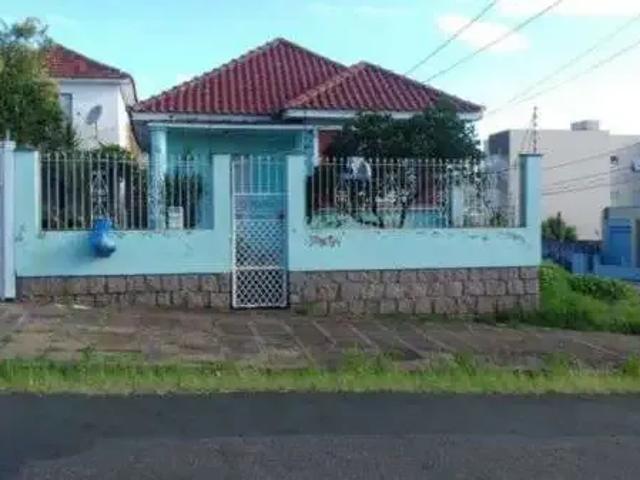 Casa / Sobrado para Venda em Porto Alegre/RS Medianeira 3 Quartos