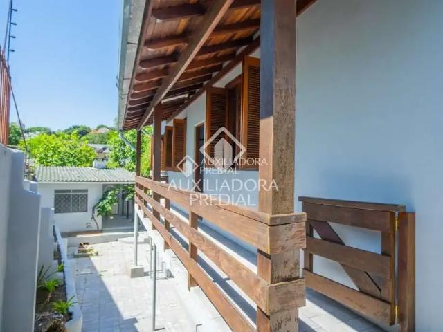 Casa / Sobrado para Venda em Porto Alegre/RS Medianeira 3 Quartos