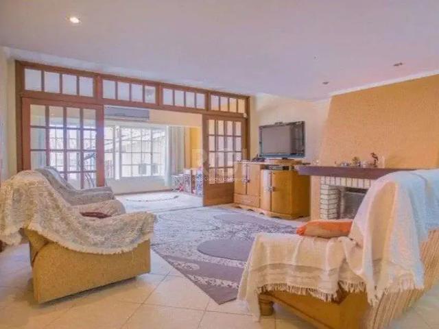 Casa / Sobrado para Venda em Porto Alegre/RS Medianeira 3 Quartos