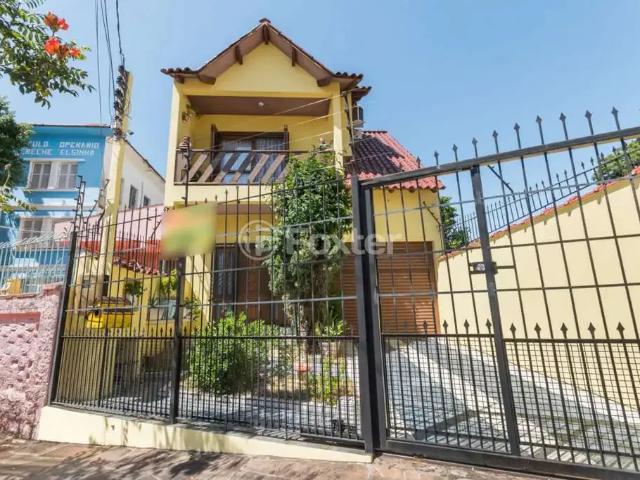 Casa / Sobrado para Venda em Porto Alegre/RS Medianeira 3 Quartos