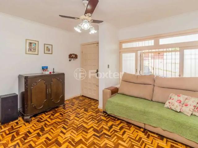Casa / Sobrado para Venda em Porto Alegre/RS Medianeira 3 Quartos