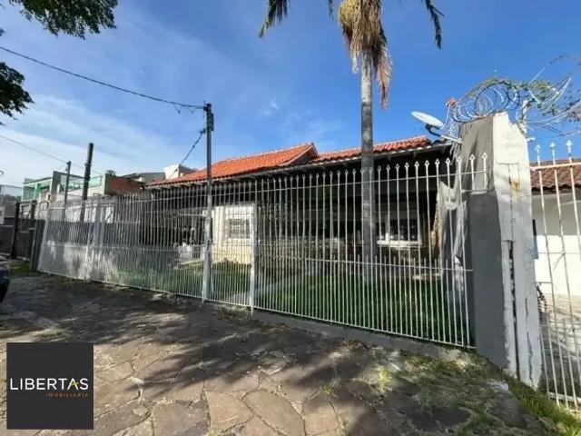Casa / Sobrado para Venda em Porto Alegre/RS Medianeira 3 Quartos