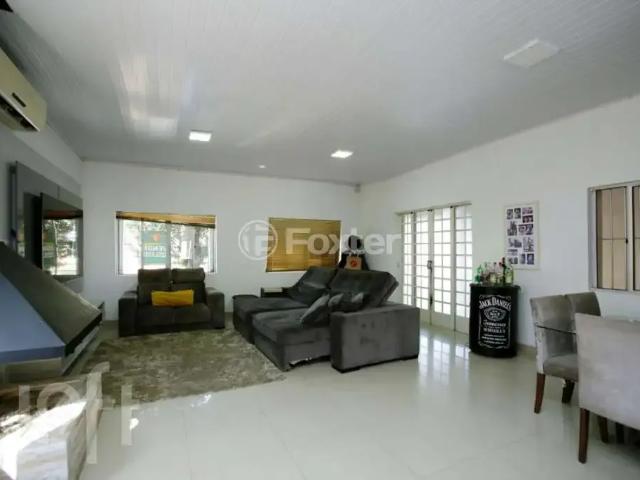 Casa / Sobrado para Venda em Porto Alegre/RS Medianeira 3 Quartos