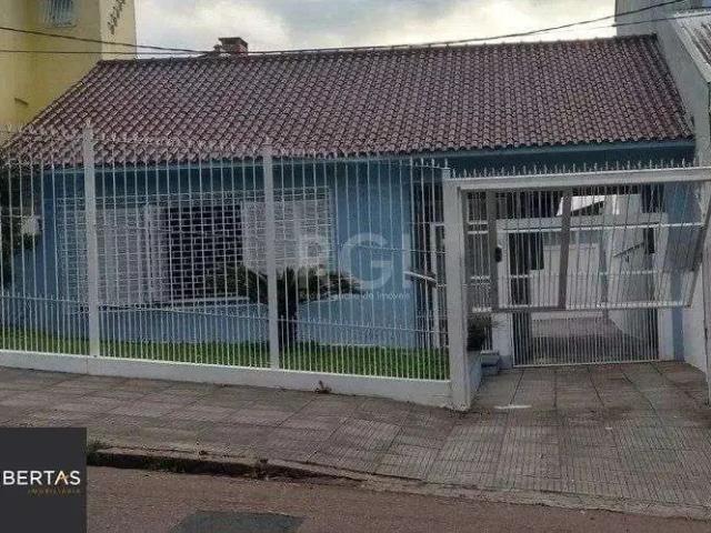 Casa / Sobrado para Venda em Porto Alegre/RS Medianeira 3 Quartos