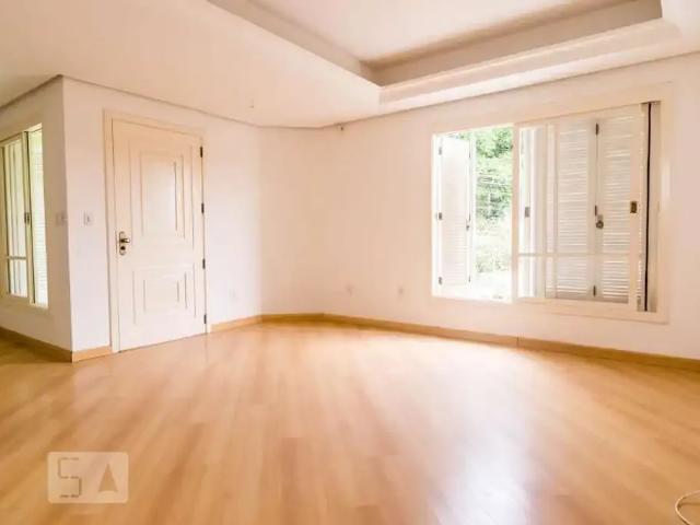 Casa / Sobrado para Venda em Porto Alegre/RS Medianeira 3 Quartos